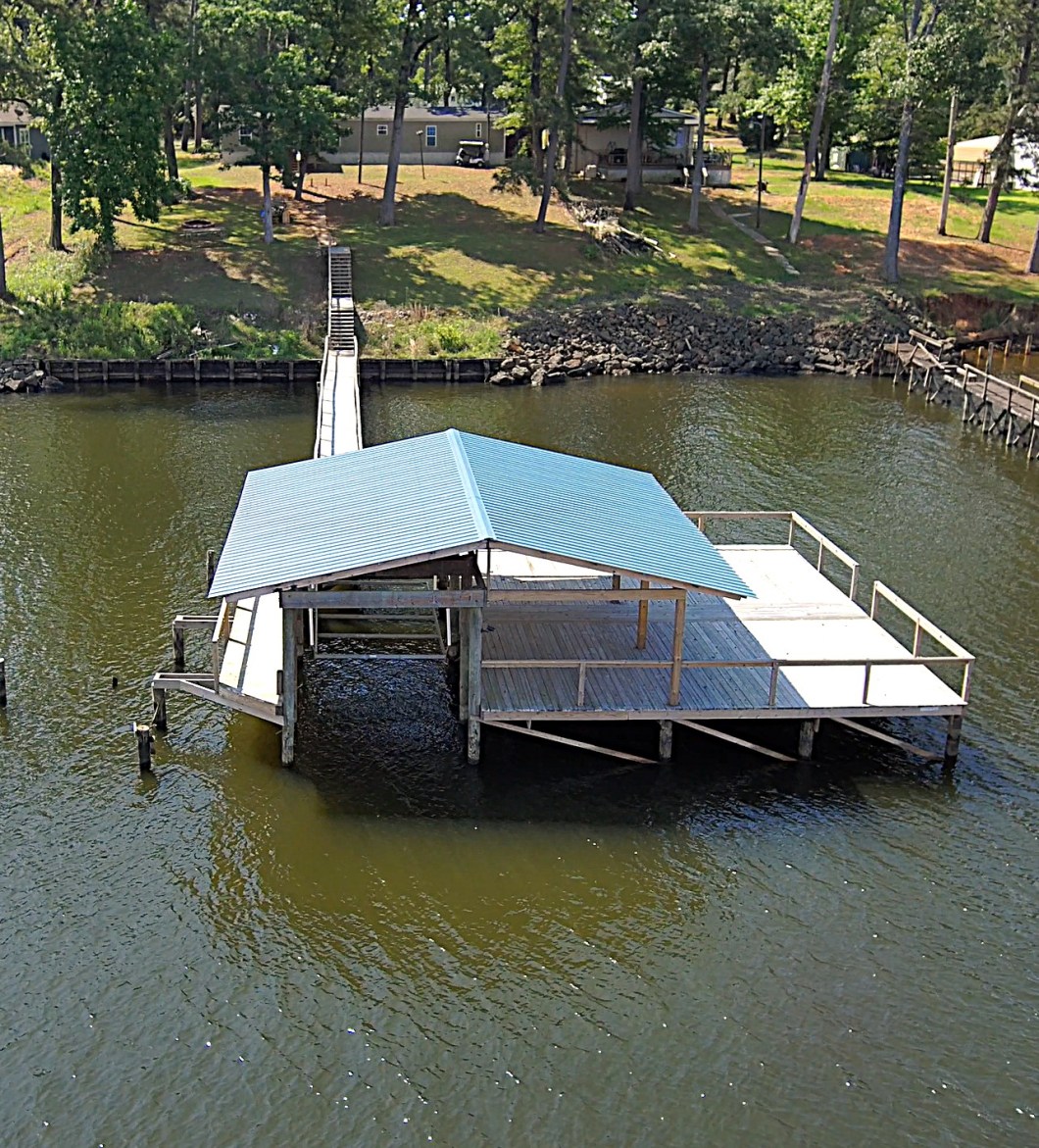 #18615 Lakefront Living at Its Finest! – TOLEDO BEND LAKESIDE REALTY